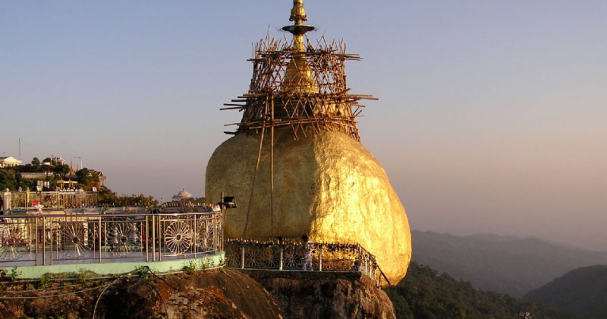 Où cette photo a-t-elle été prise ? : Dans le temple Wat Phou, situé au ...
