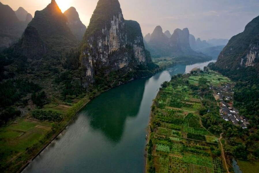 Fleuves mythiques : 15 voyages au fil de l'eau - GEO