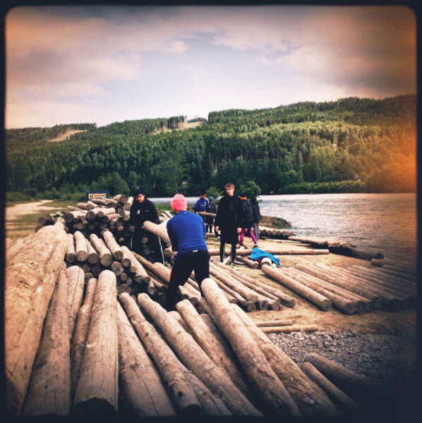 Suède : on a descendu la rivière Klarälven en famille sur un radeau - GEO
