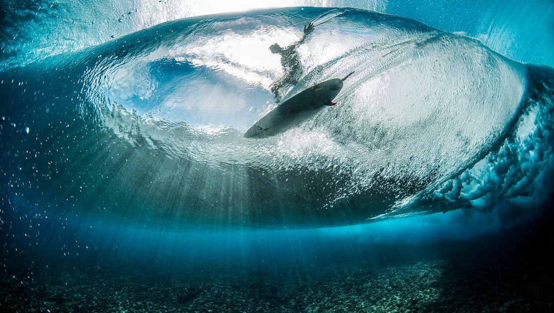 Tahiti : "A Teahupoo, la surface m'a happé" - Geo.fr