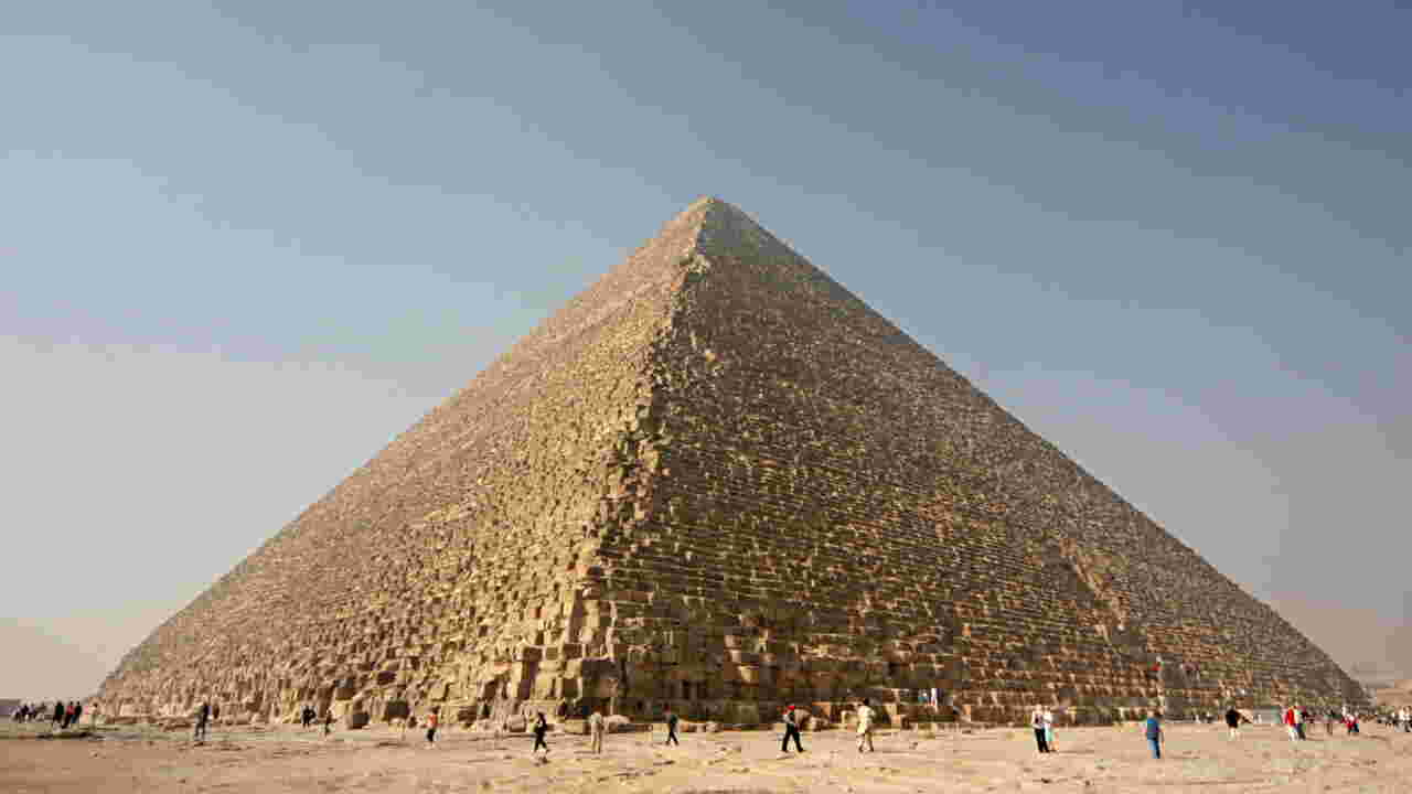 Comment la pyramide de Khéops a-t-elle été construite ? - Geo.fr
