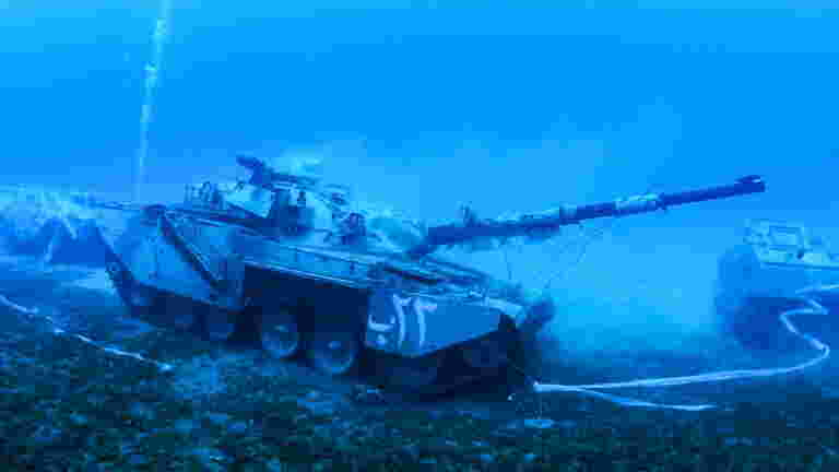 D'incroyables lacs salés sous-marins découverts dans les profondeurs de ...