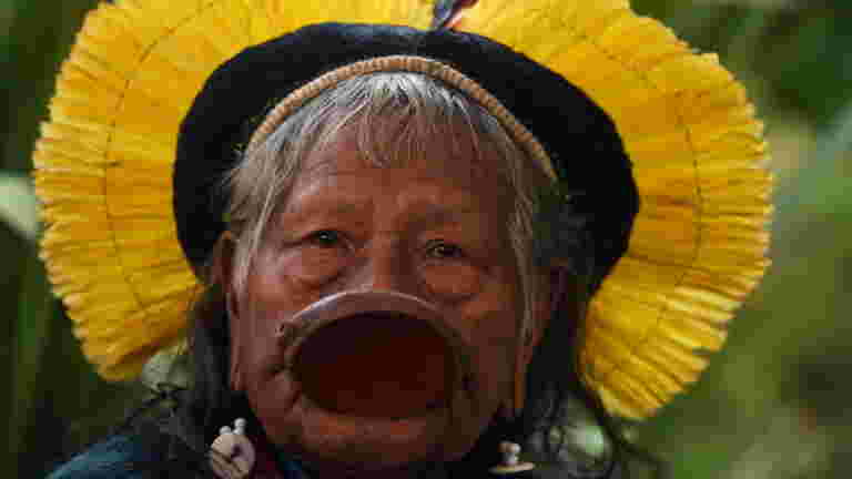 En Amazonie, le chef Raoni lance un appel à l'aide pour faire face à la ...