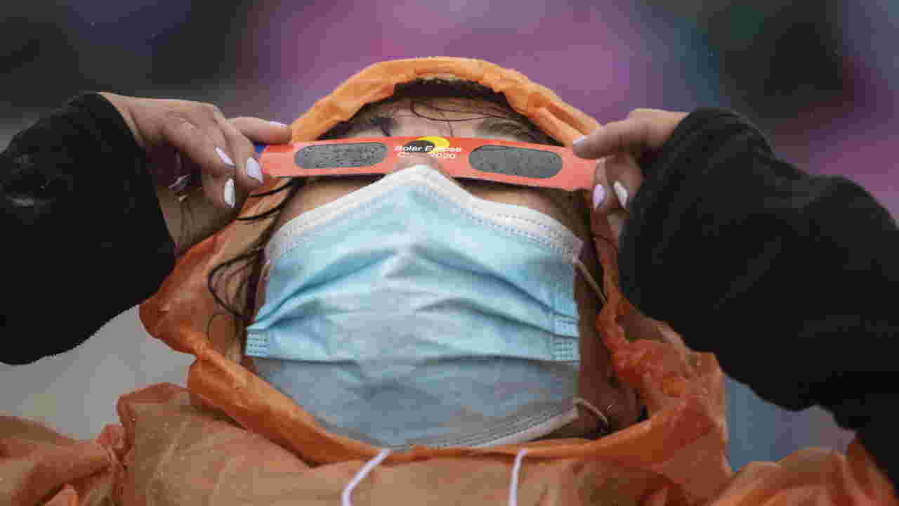 Eclipse totale du soleil au Chili et en Argentine plongés dans l ...