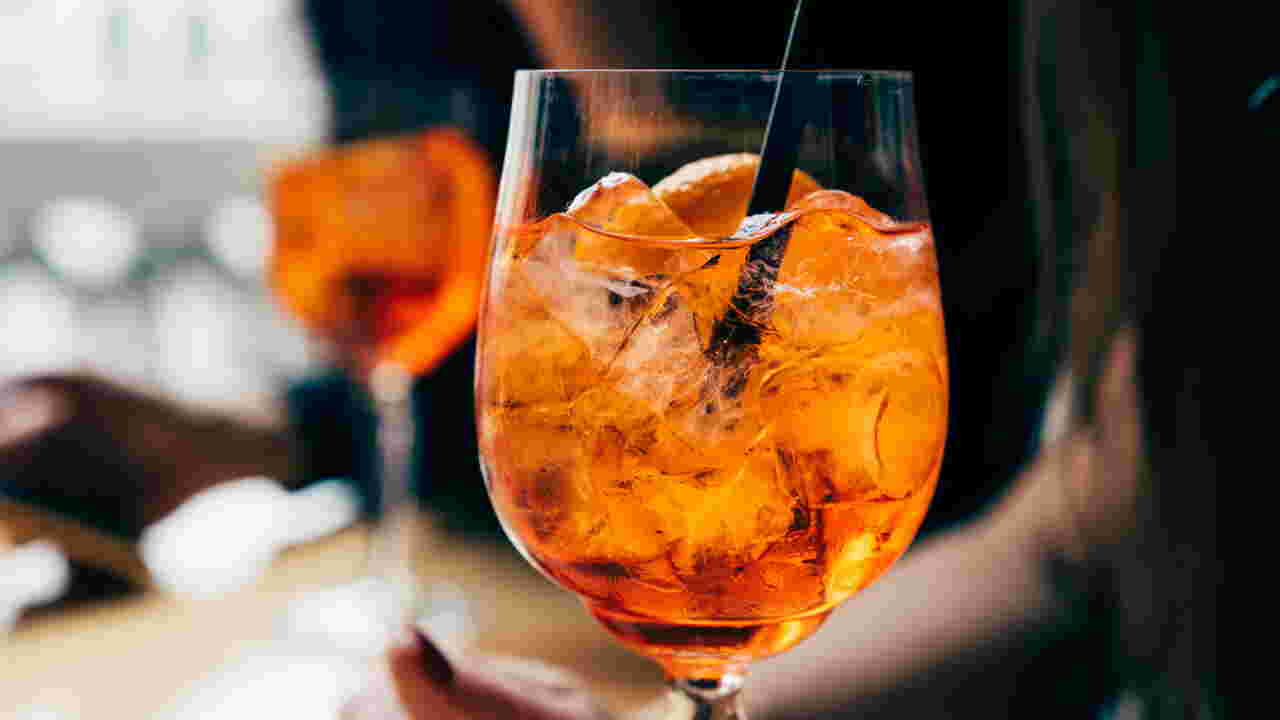 Tout savoir sur le spritz, le cocktail amer made in Italie - Geo.fr