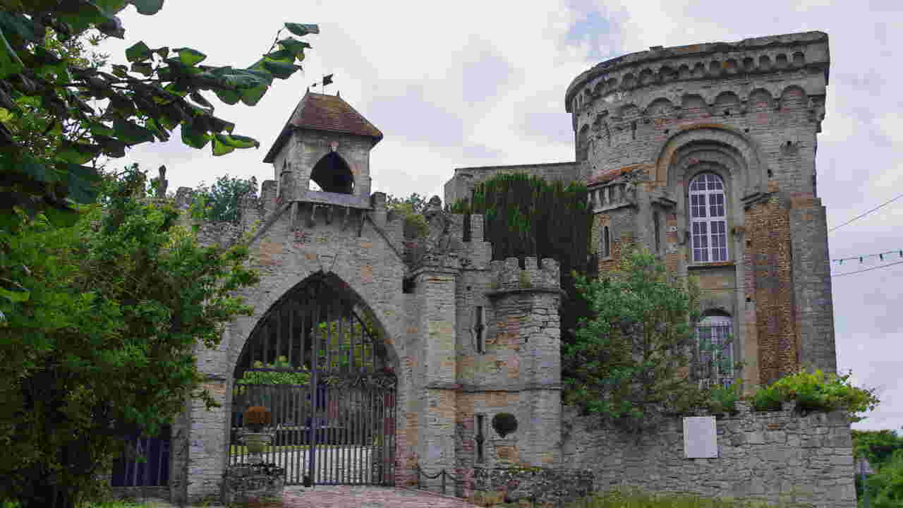 Une campagne de crowdfunding pour devenir châtelain et participer à la ...