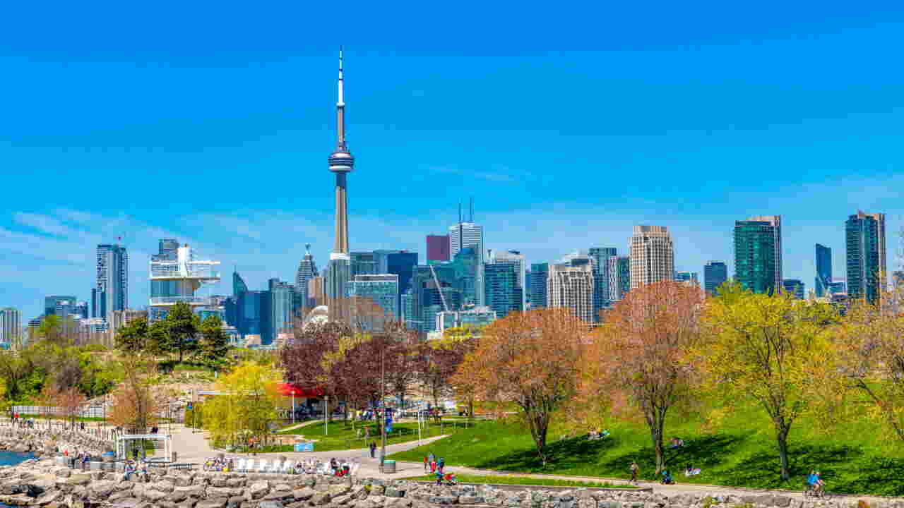 Toronto devient la première ville du Canada à rejoindre le guide ...
