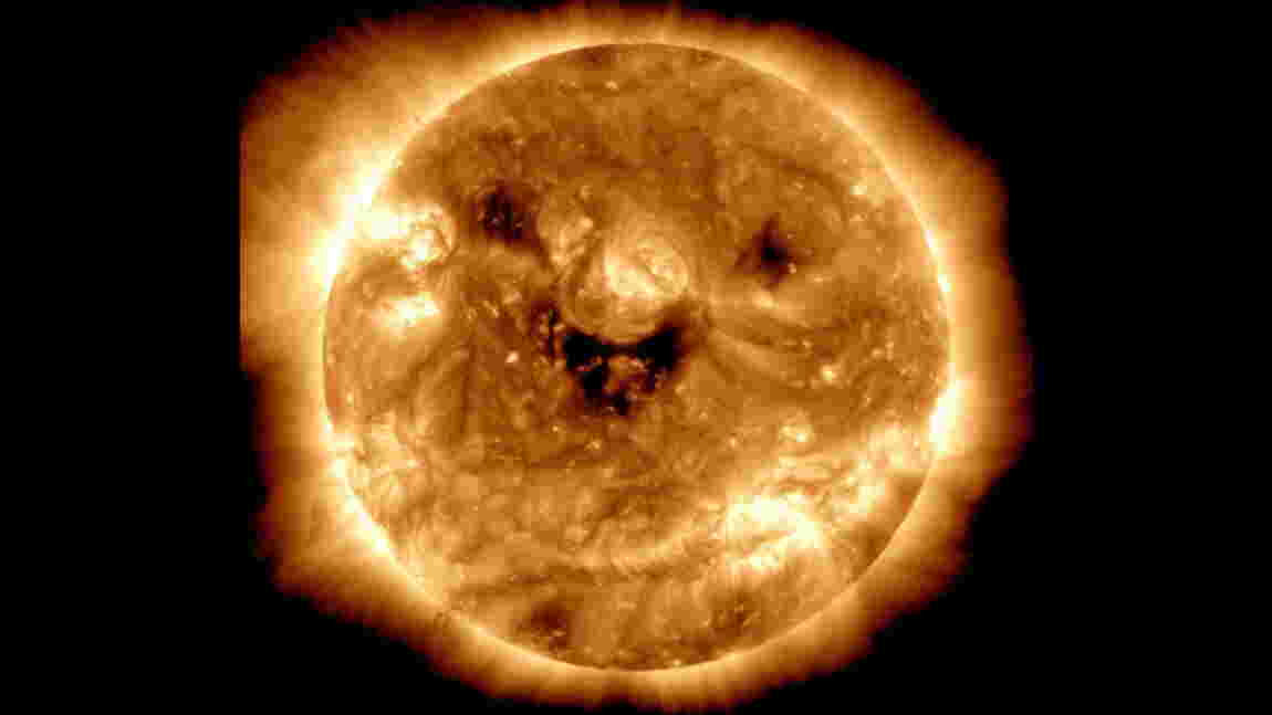 Observez le Soleil "sourire" à travers cet insolite cliché de la NASA ...