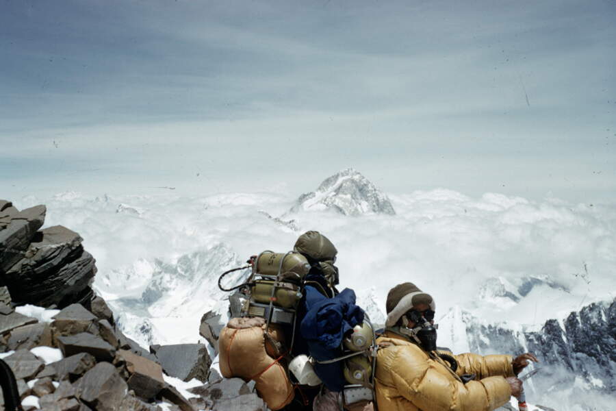 En images, la première ascension au sommet de l'Everest - GEO
