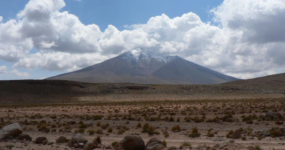volcan Ollague, Le volcan Ollague annonce, du haut... - Geo.fr