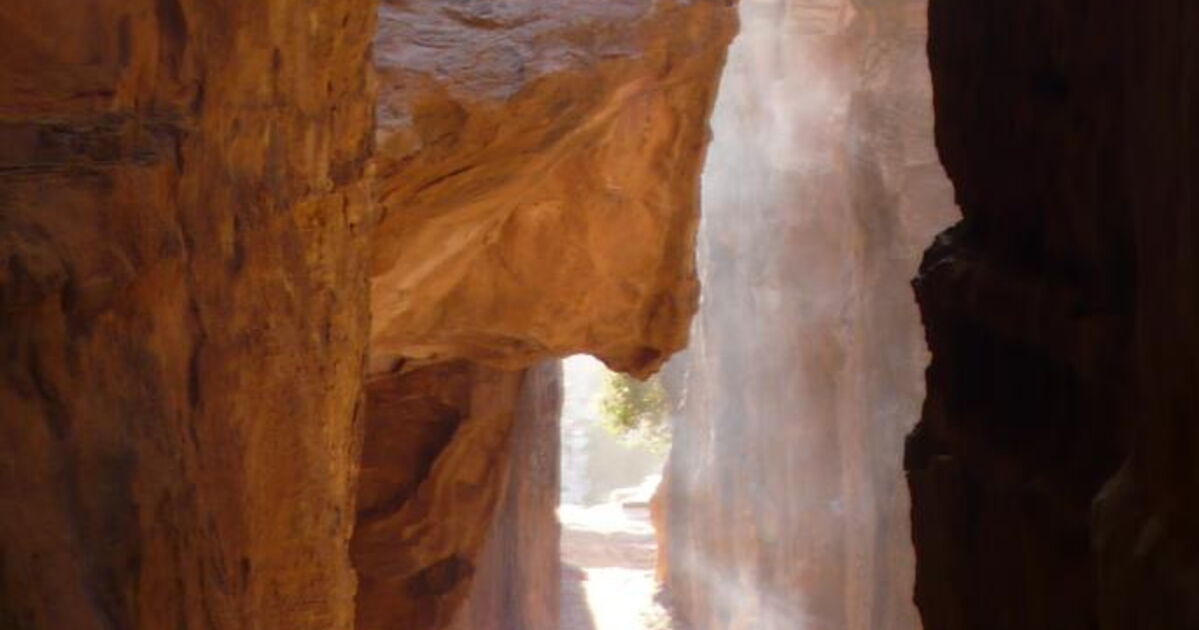 La petite Pétra.JPG, Une des entrées de la petite1 - Geo.fr