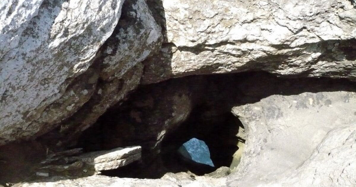 Trou d'eau, l'eau est 40m plus bas - Geo.fr