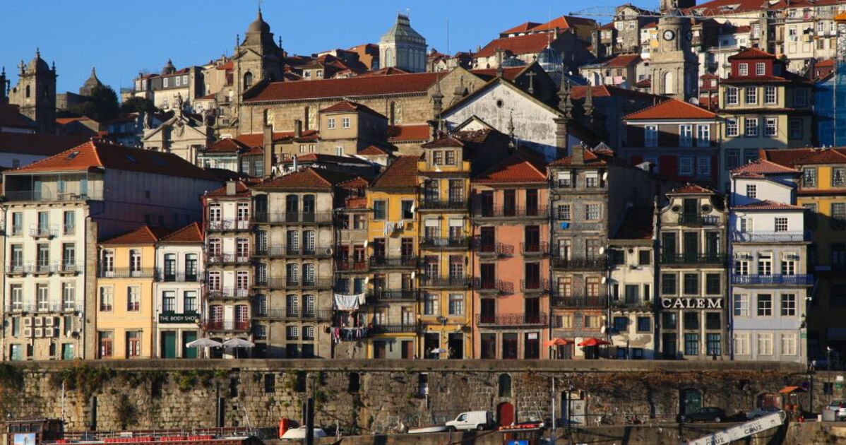 Ribeira à Porto, Avec son vieux quartier de Ribeira... - Geo.fr