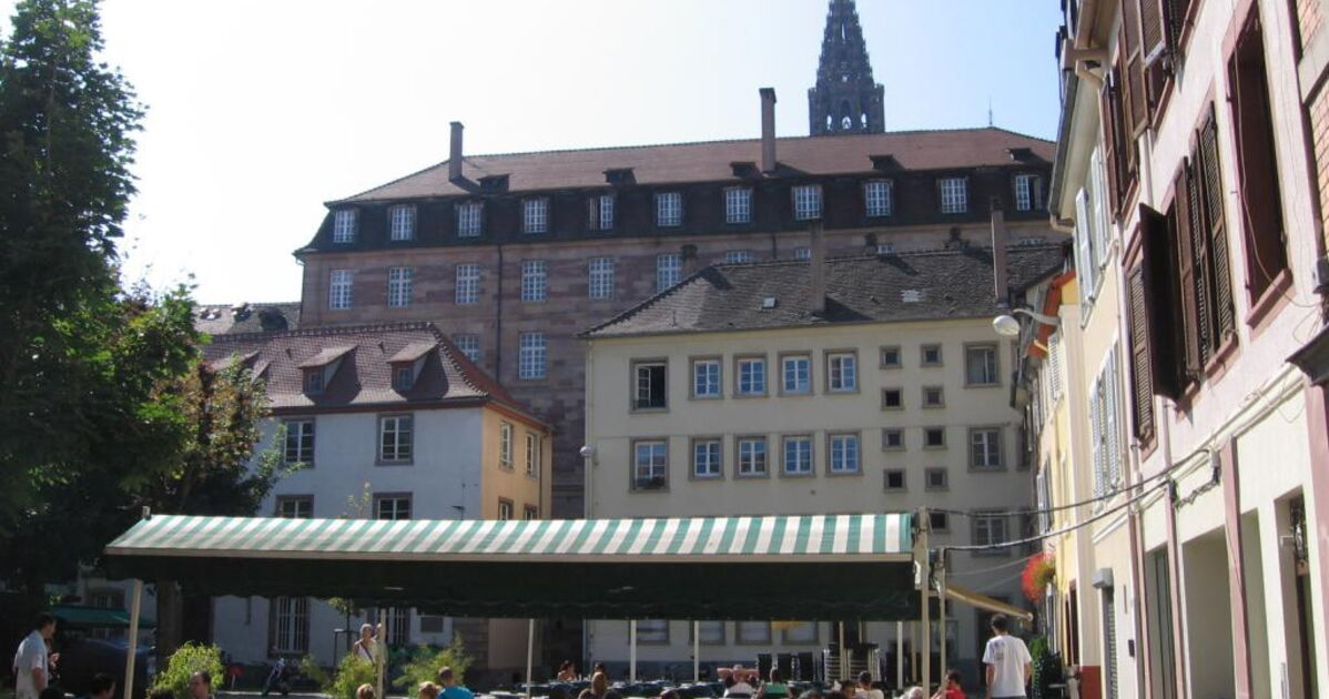 Place du marché Gayot, - Geo.fr