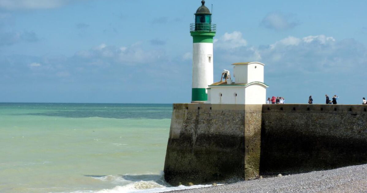 Le phare du Tréport, - Geo.fr