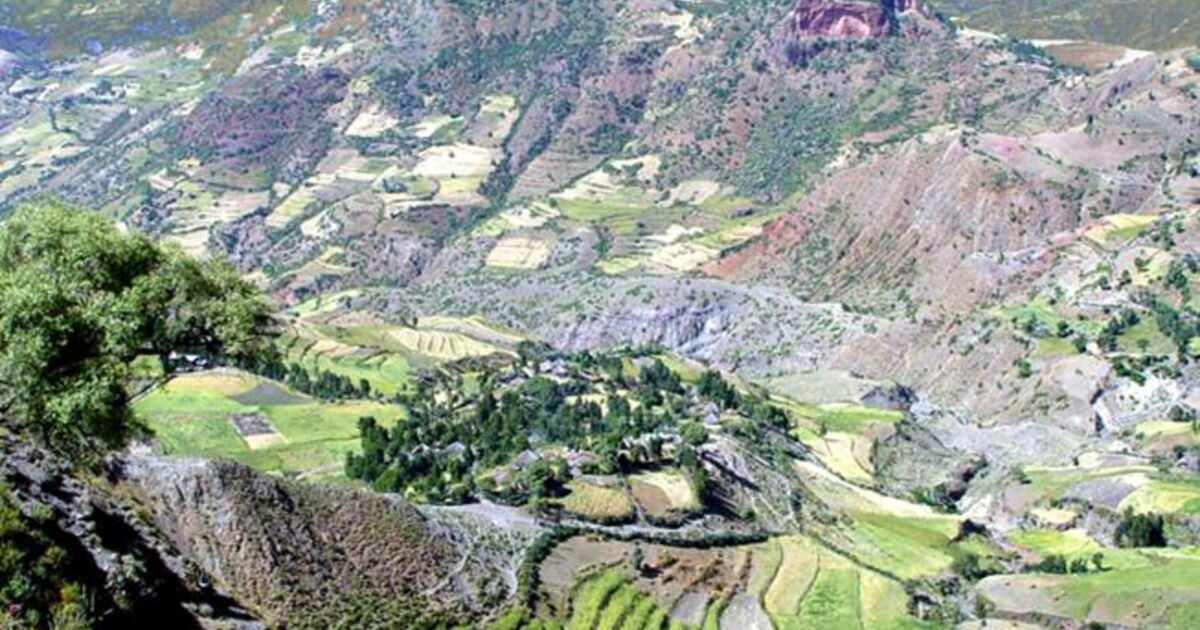 paysage hauts plateaux vers le Mt Guna, arrêt : P1 - Geo.fr
