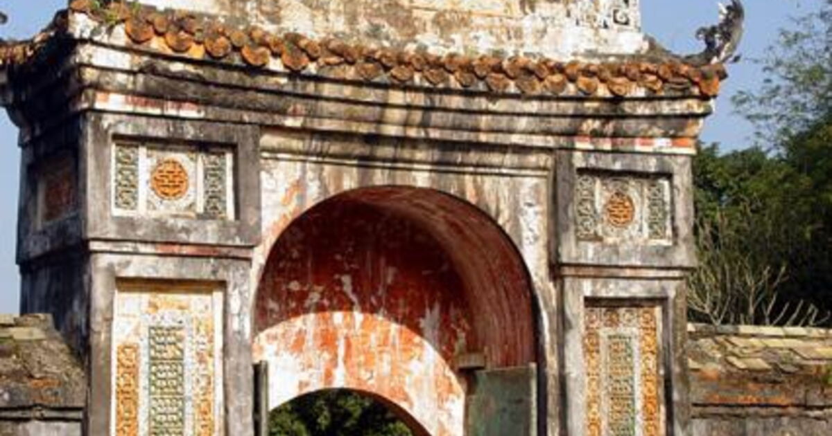 Hué Tombeau de Thu Duc, Le tombeau de Tu Duc est construit... - Geo.fr