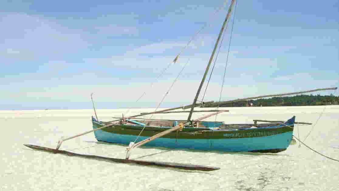 Pirogue traditionnelle malgache.JPG, - Geo.fr