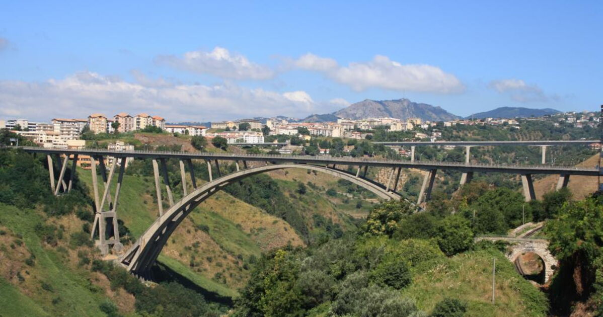 19_Catanzaro_pont_Bisantis_110m_de_haut, - Geo.fr