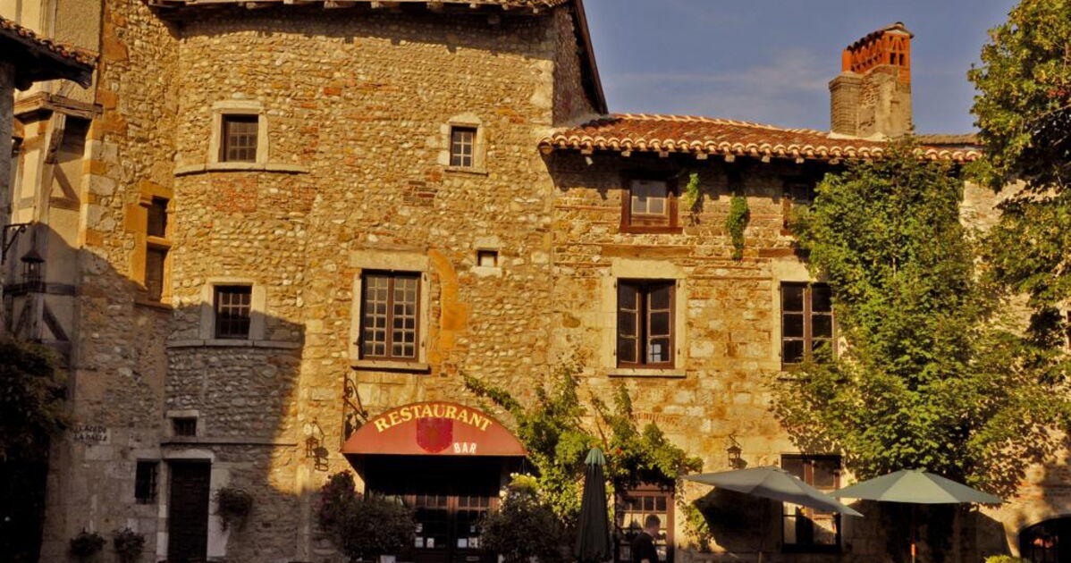 Pérouges, Cité médiévale dans le département de l'Ain,... - Geo.fr