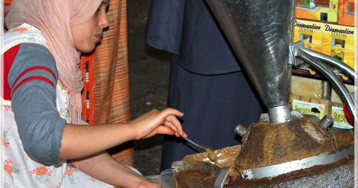 Amlou en ville, Amlou est une pâte à tartiner sur du... - Geo.fr