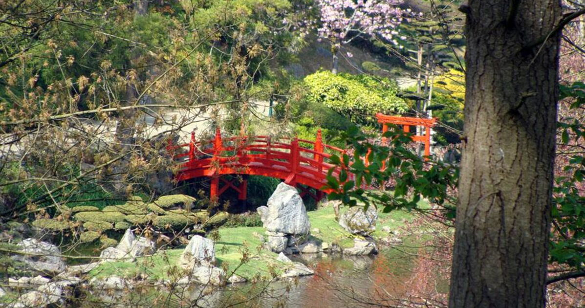 Le pont rouge, - Geo.fr