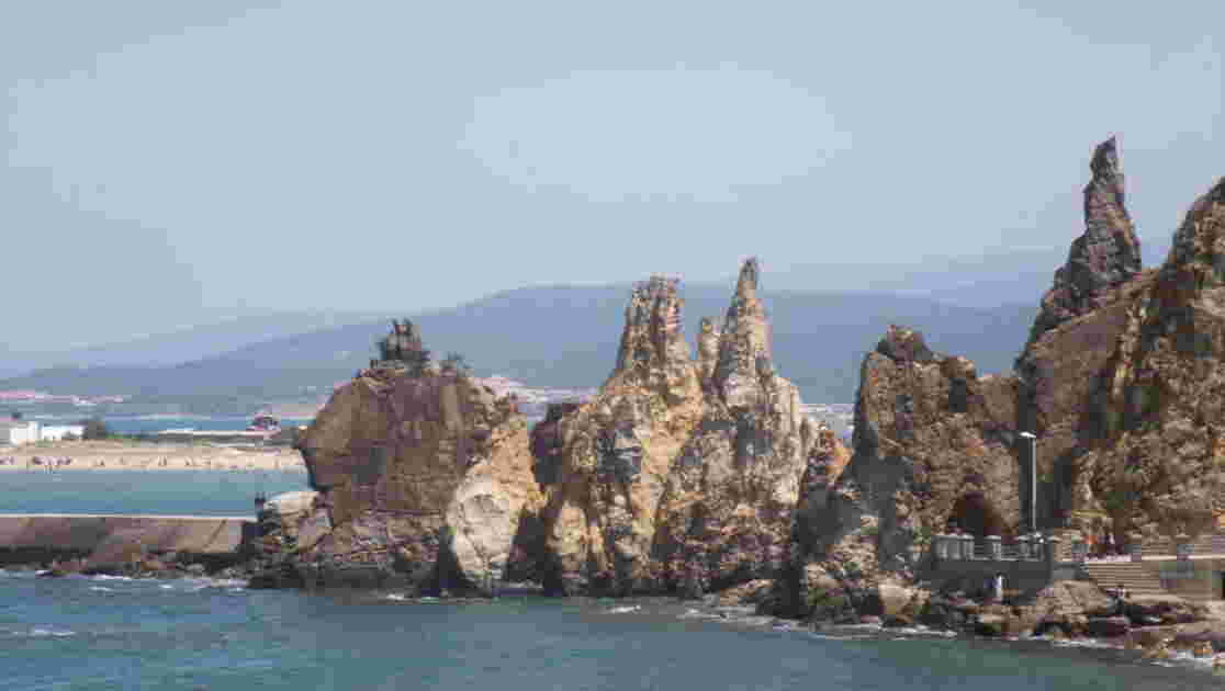 Le TABARKA au Tabarka, Port du Tabarka sur l'étang... - Geo.fr