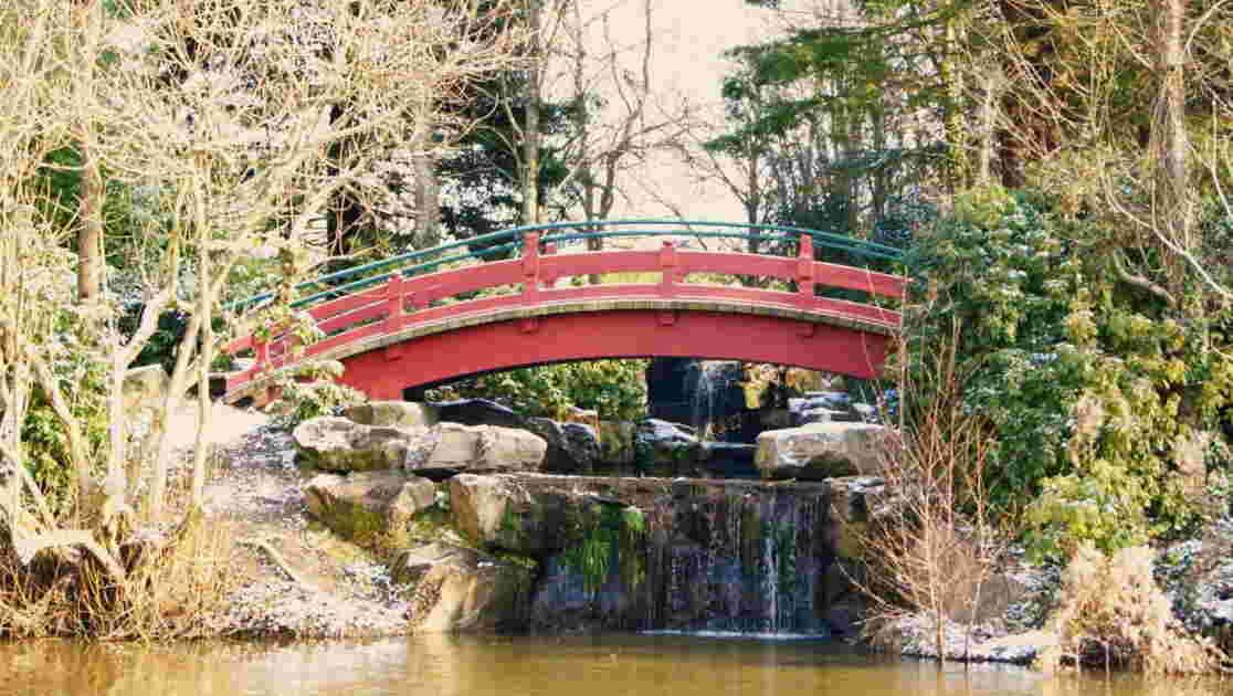 Le pont rouge, - Geo.fr