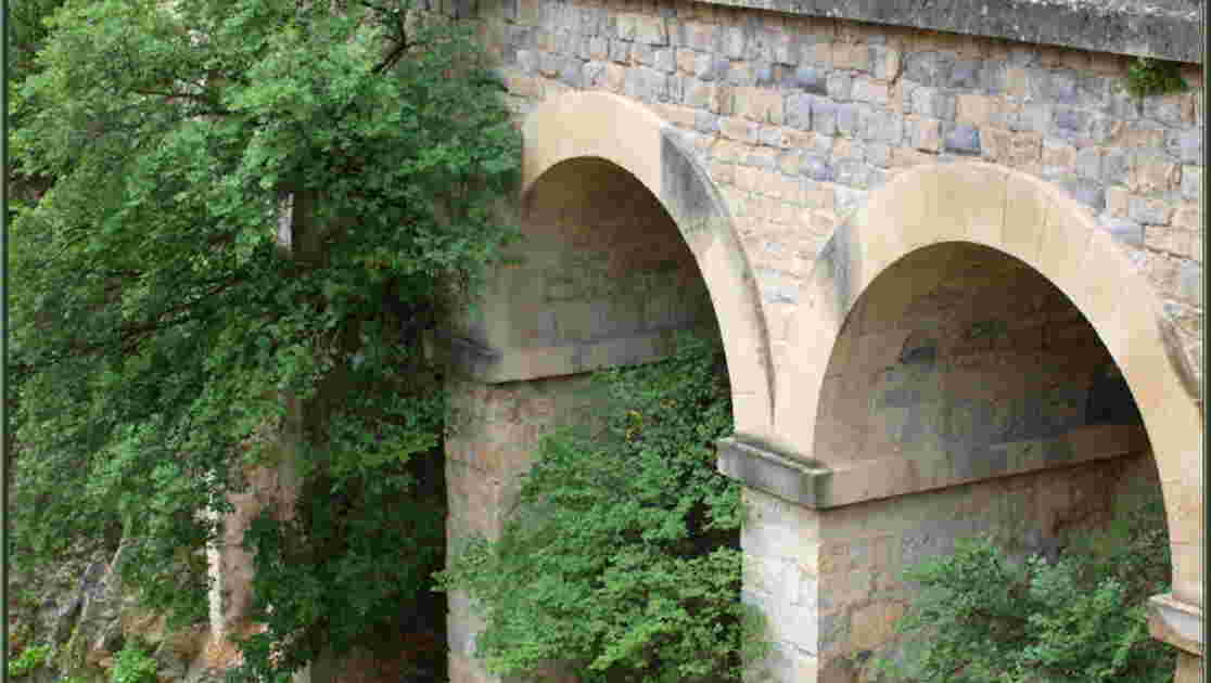 Le pont romain, Le pont romain date du 1er siècle... - Geo.fr