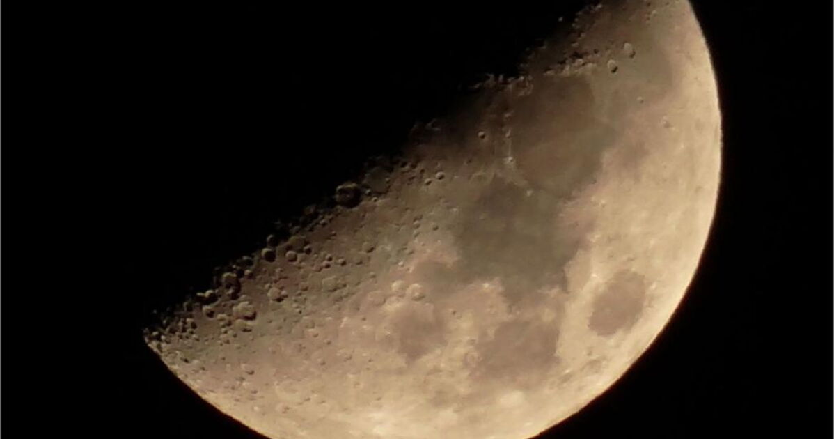 Demi-Lune, Photo faite le 17 février 2013 à 23:22 dans... - Geo.fr