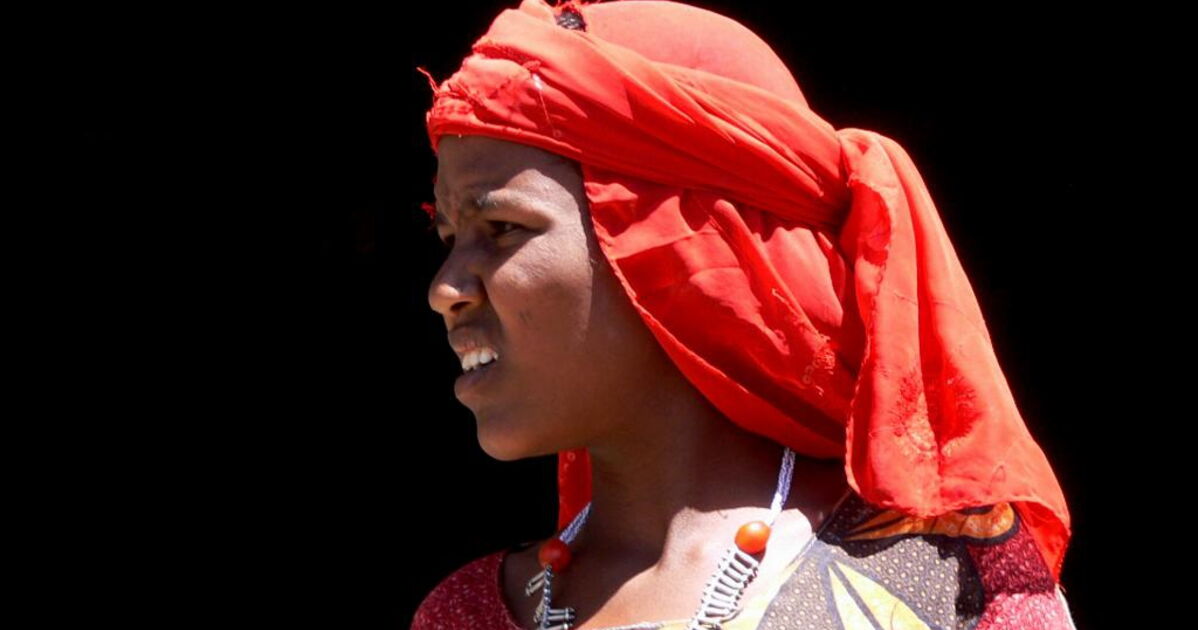 La femme au turban rouge, Photo prise en contre-p1 - Geo.fr