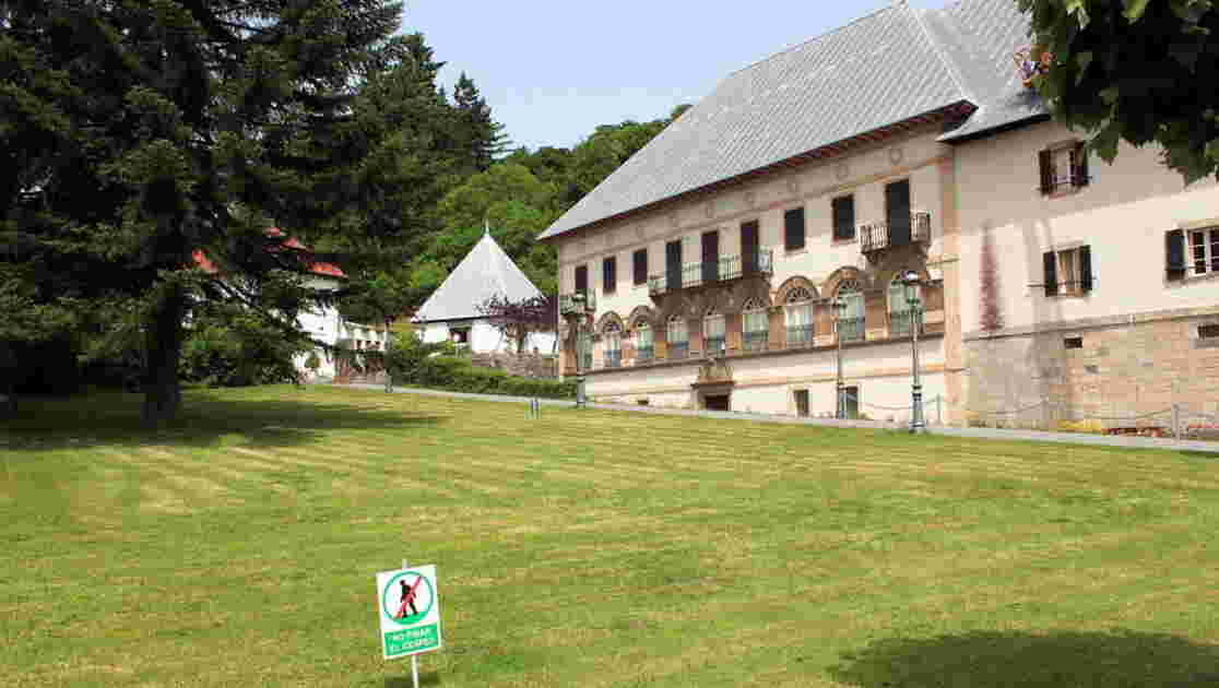 Abbaye de Roncevaux, Centre d'hospitalité pour les... - Geo.fr