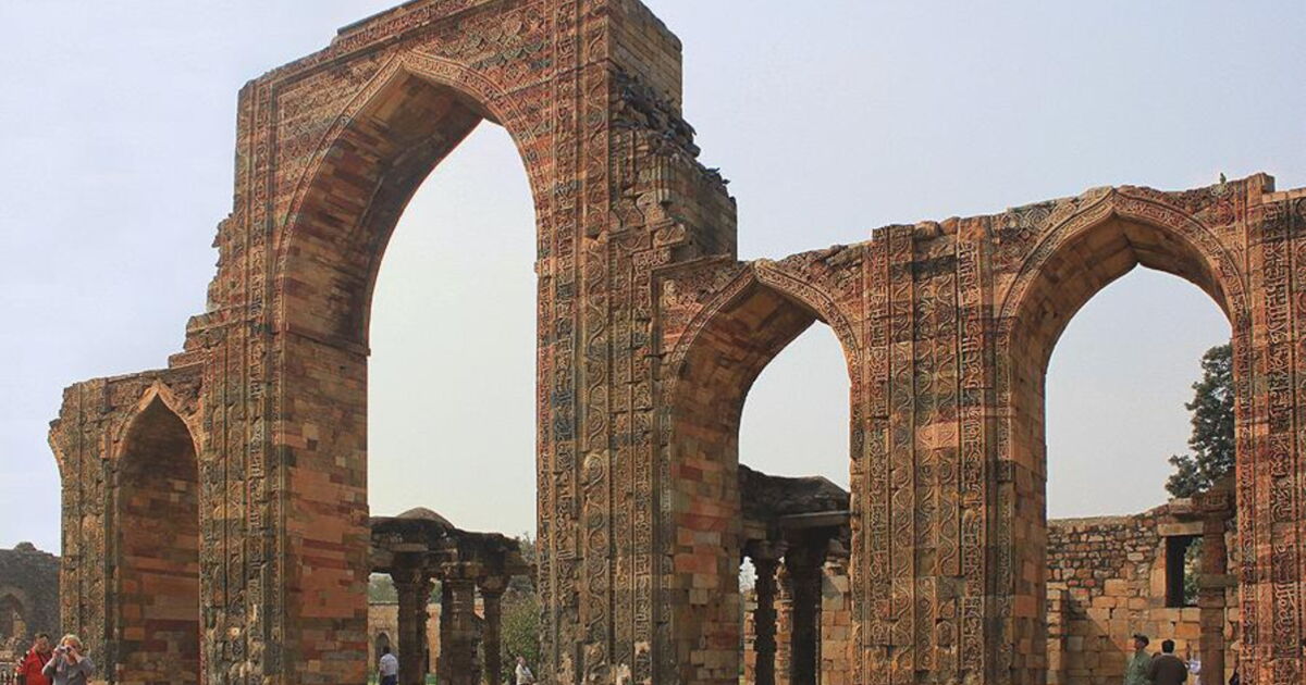 Mosquée de Quwwat al-Islam, 2, - Geo.fr