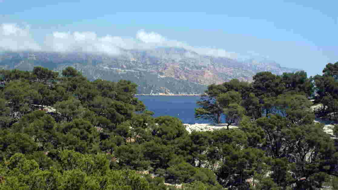 Cap Canaille, France, La vue sur Cassis depuis le Cap... - Geo.fr
