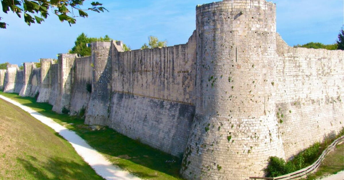 Les remparts, - Geo.fr