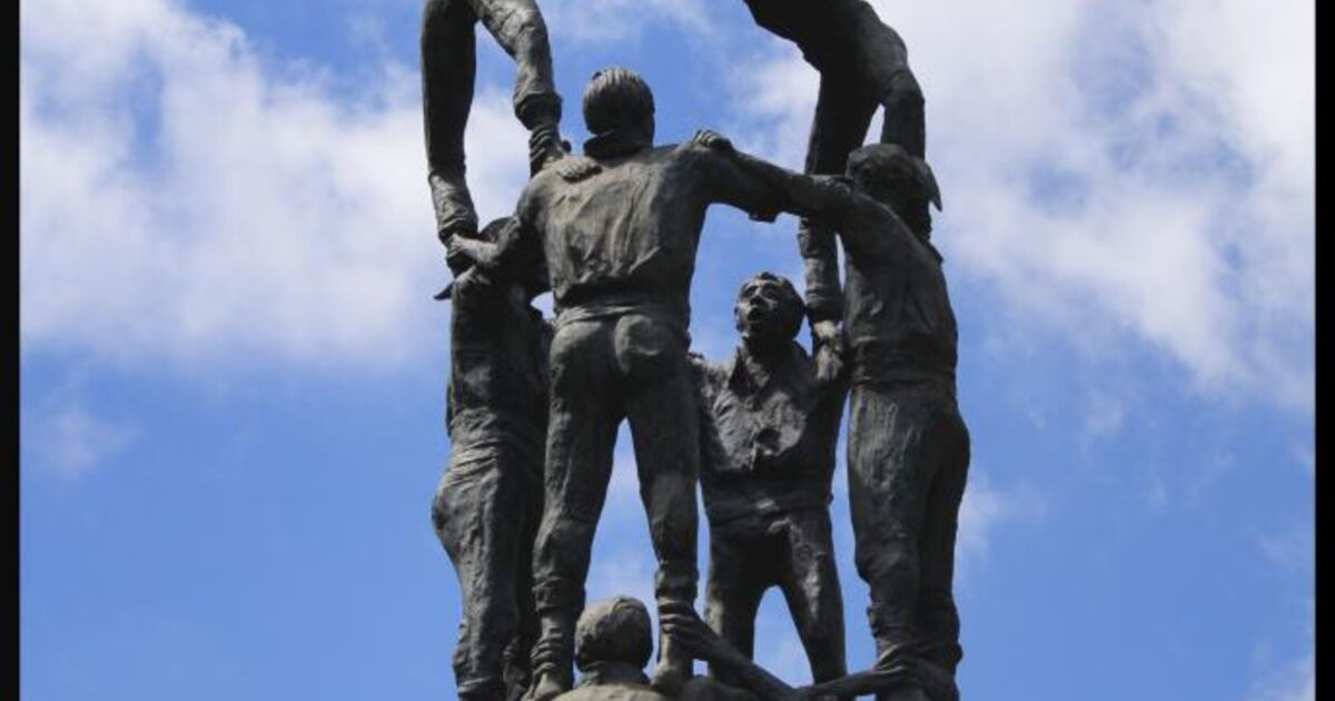 Pyramide humaine, - Geo.fr