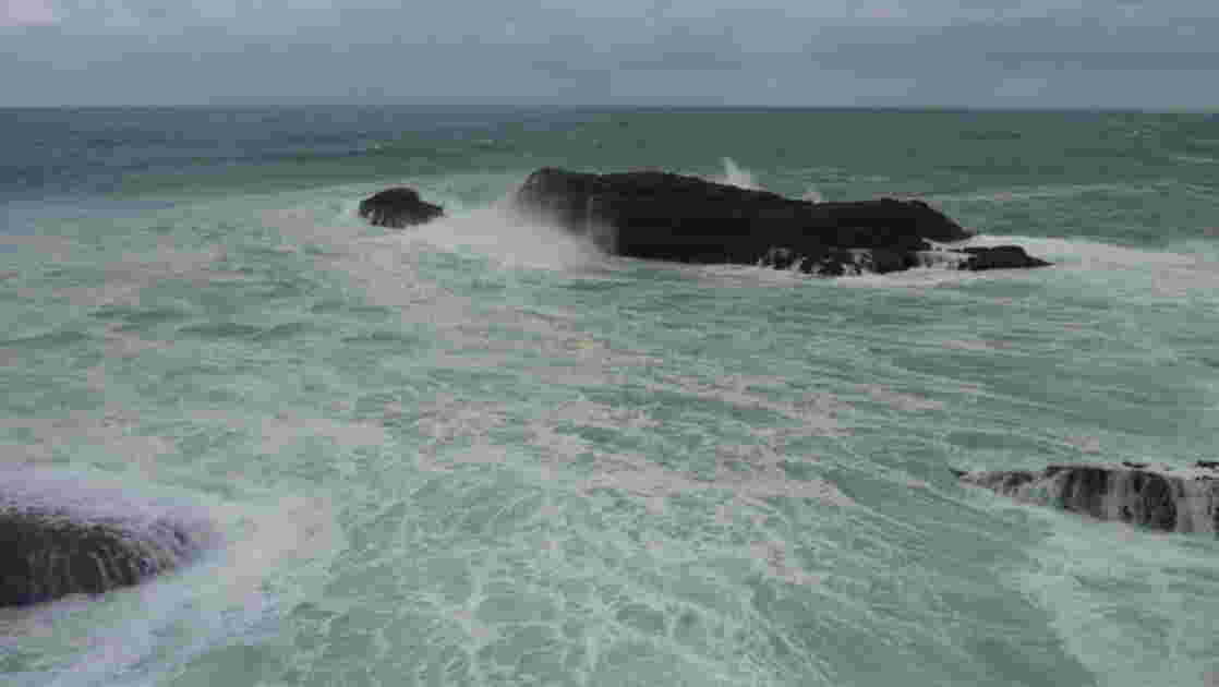 mer agitée, temps gris mais c'est beau, - Geo.fr