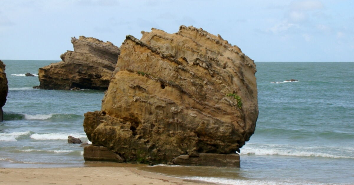 rochers sur la plage de Biarritz, - Geo.fr