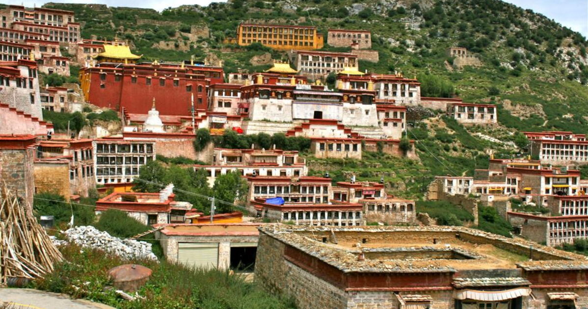 Monastère de Ganden (vue générale), - Geo.fr