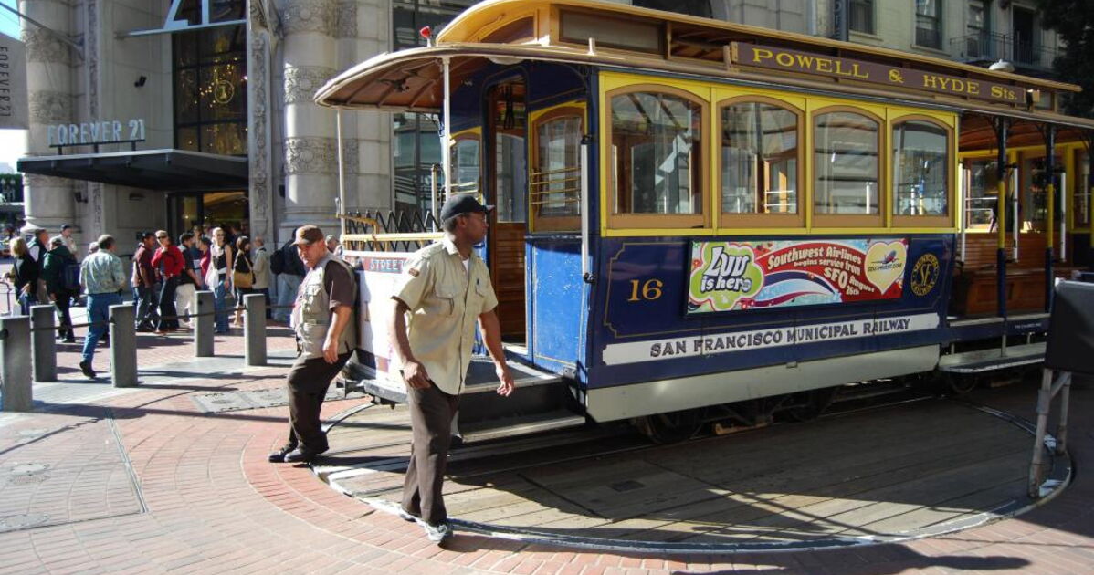 demi tour, la vitesse est constante :15km/h.contr1 - Geo.fr