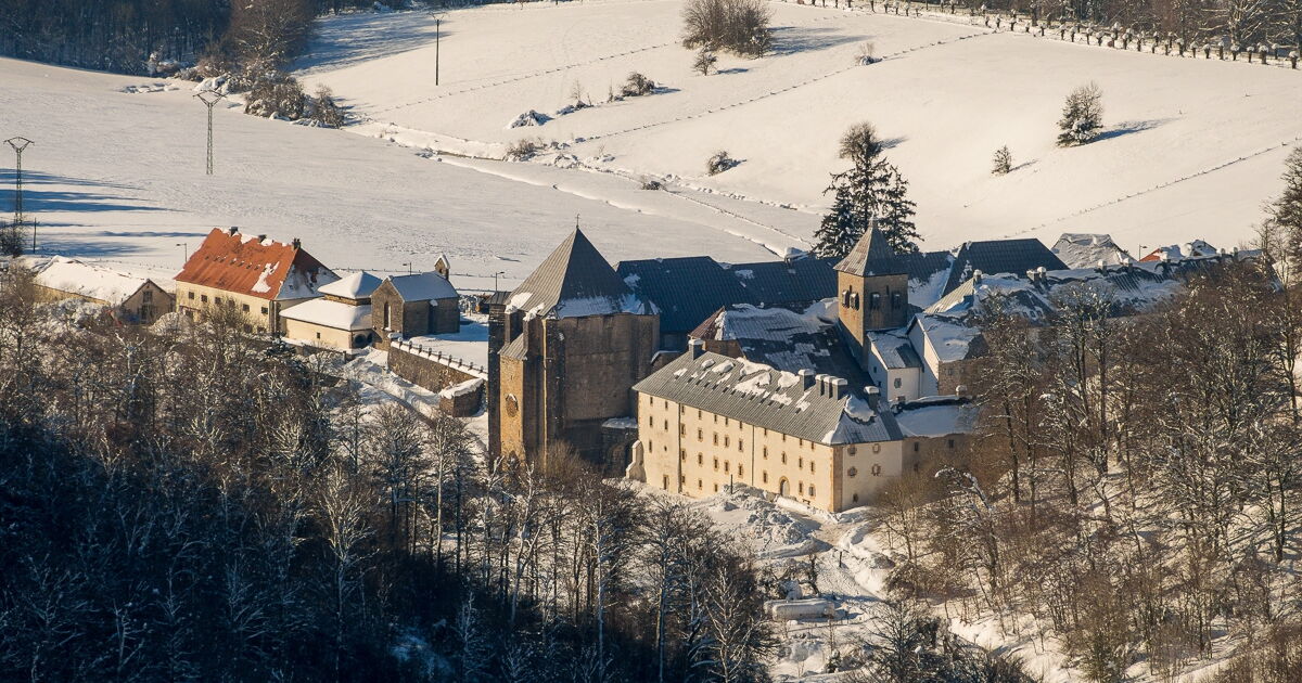 Abbaye de Roncevaux, Centre d'hospitalité pour les... - Geo.fr