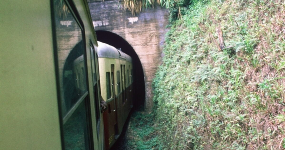 Congo 70 CFCO Tunnel dans le Mayombe, L’excellent dossier... - Geo.fr