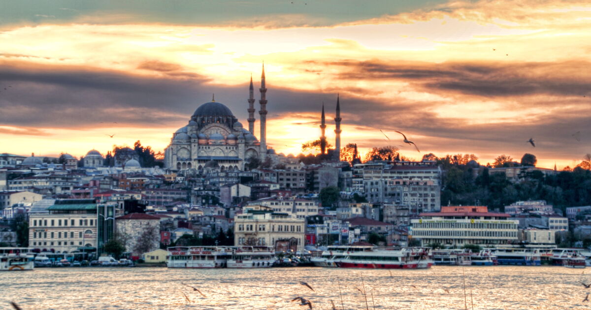 Bosphore , Coucher de soleil sur le Bosphore. - Geo.fr