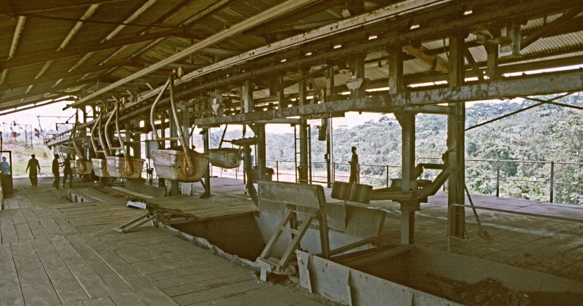 Congo 70 Mbinda arrivée du manganèse de Moanda 1, Les... - Geo.fr