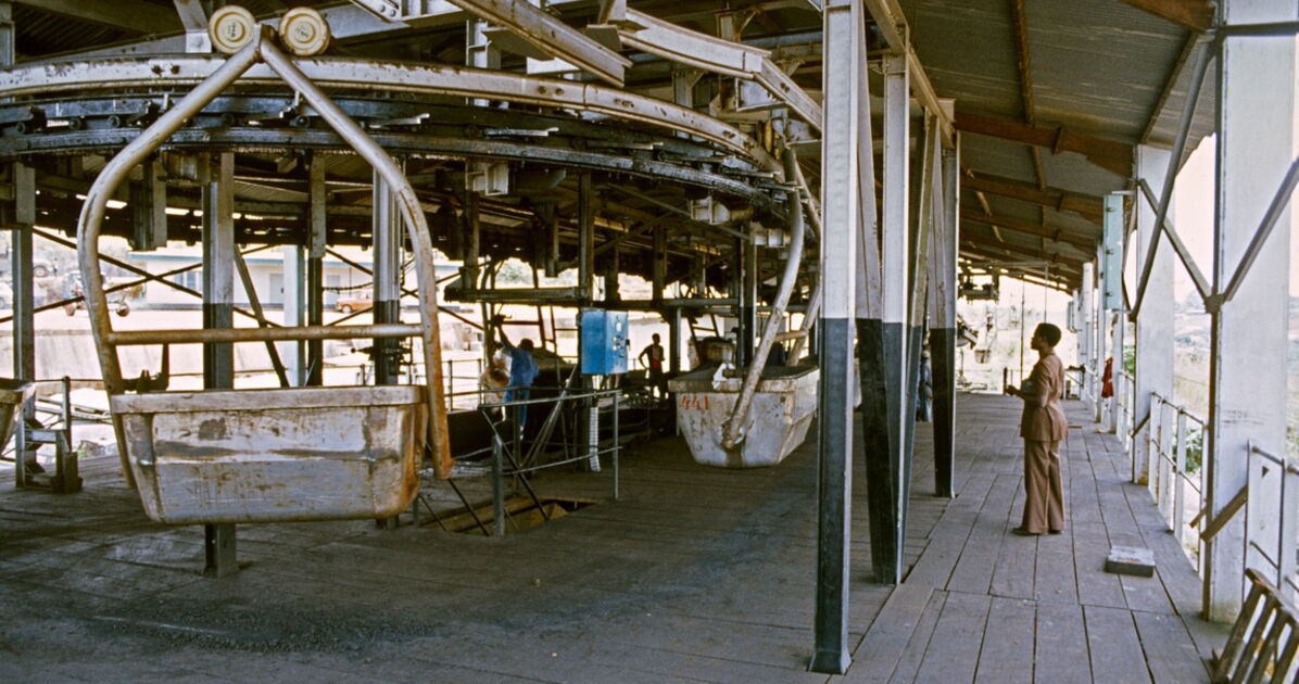 Congo 70 Mbinda arrivée du manganèse de Moanda 2,1 - Geo.fr