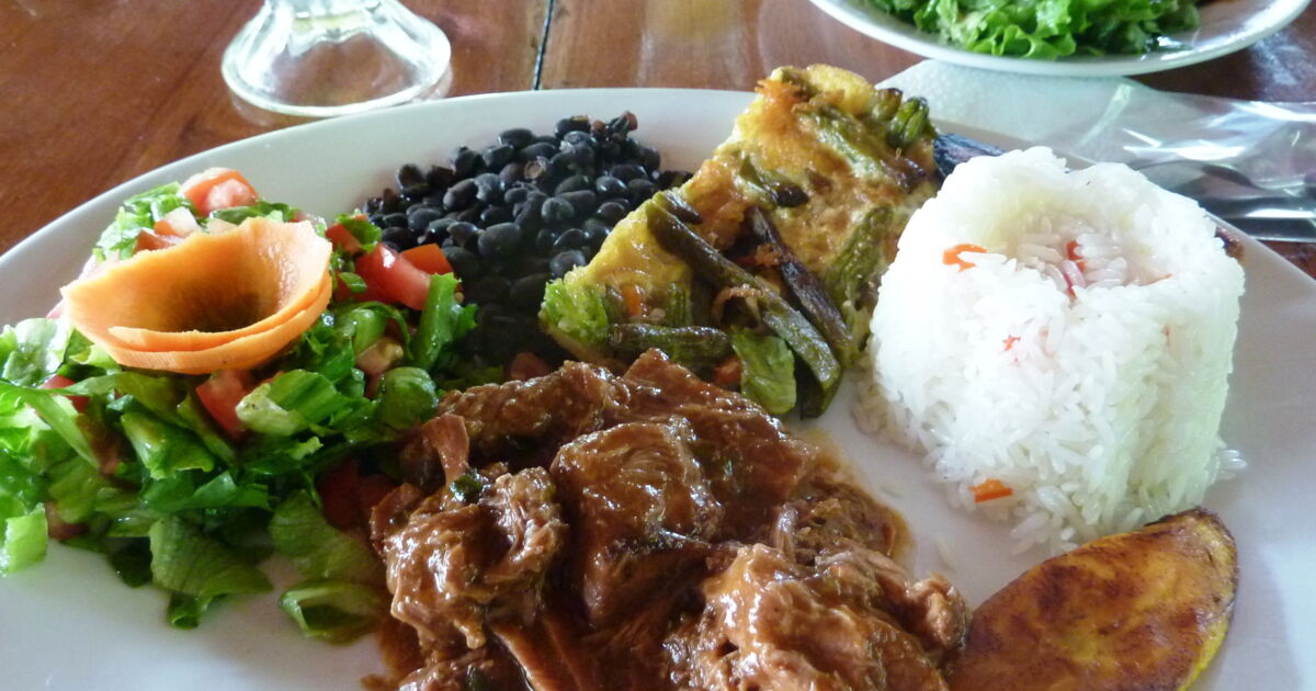 Casado traditional - plat typique traditionnel, D1 - Geo.fr