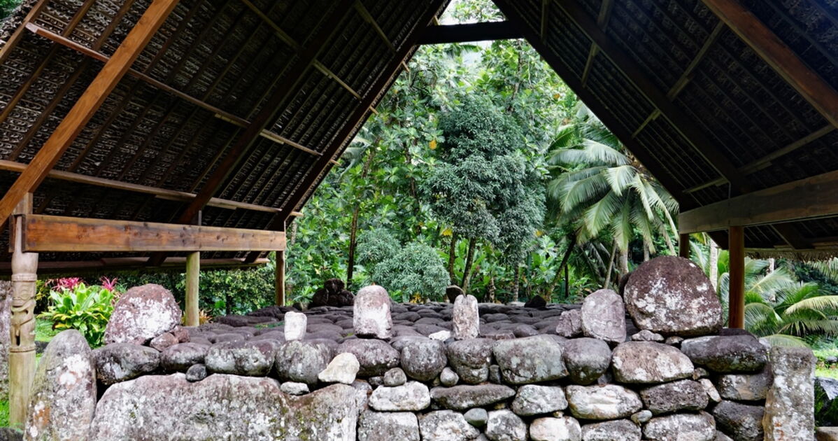 Les Marquises - Hiva Oa Site sacré de Te l'ipona1 - Geo.fr