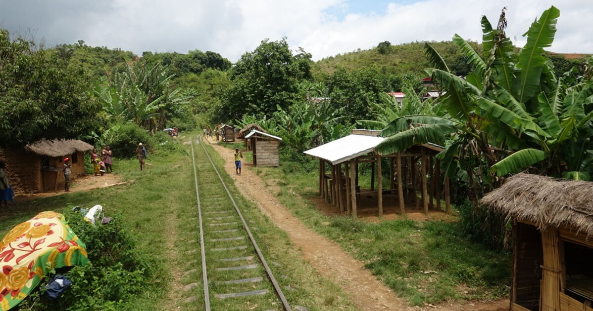 Madagascar Train FCE PK 55 Madiorano 1, Construite... - Geo.fr