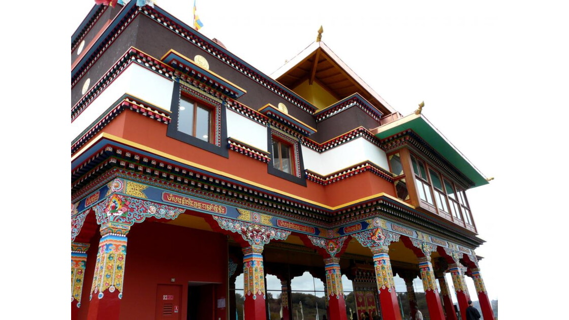 Temple tibétain Lérab Ling, - Geo.fr