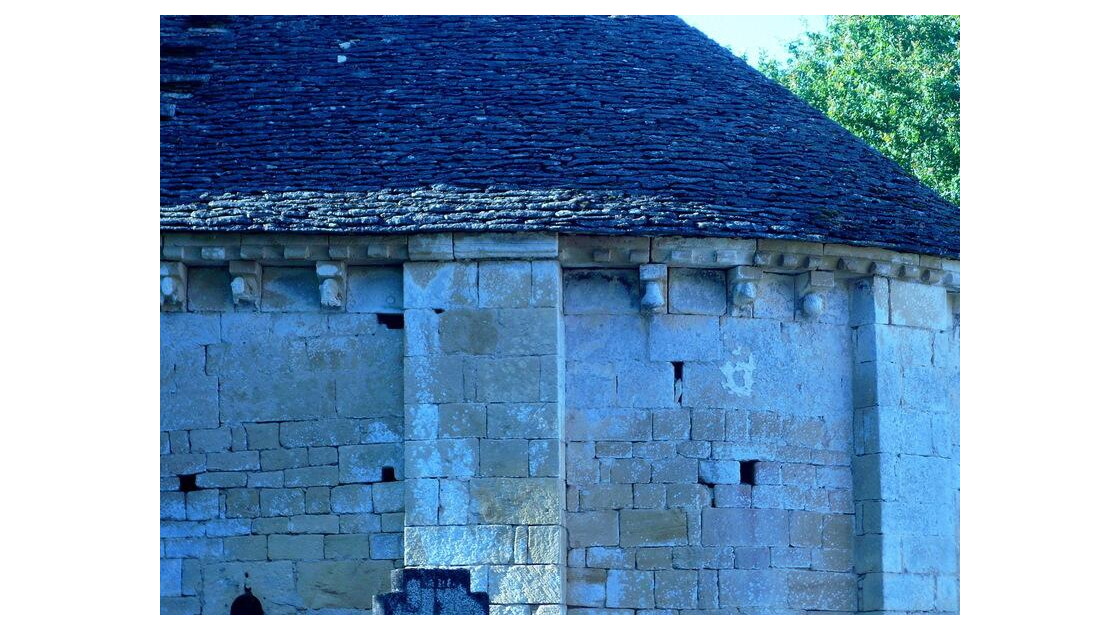 la toiture en Lauzes , Ce sont des pierres plates posées... - Geo.fr